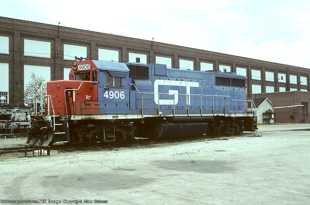 GTW GP38-2 4906